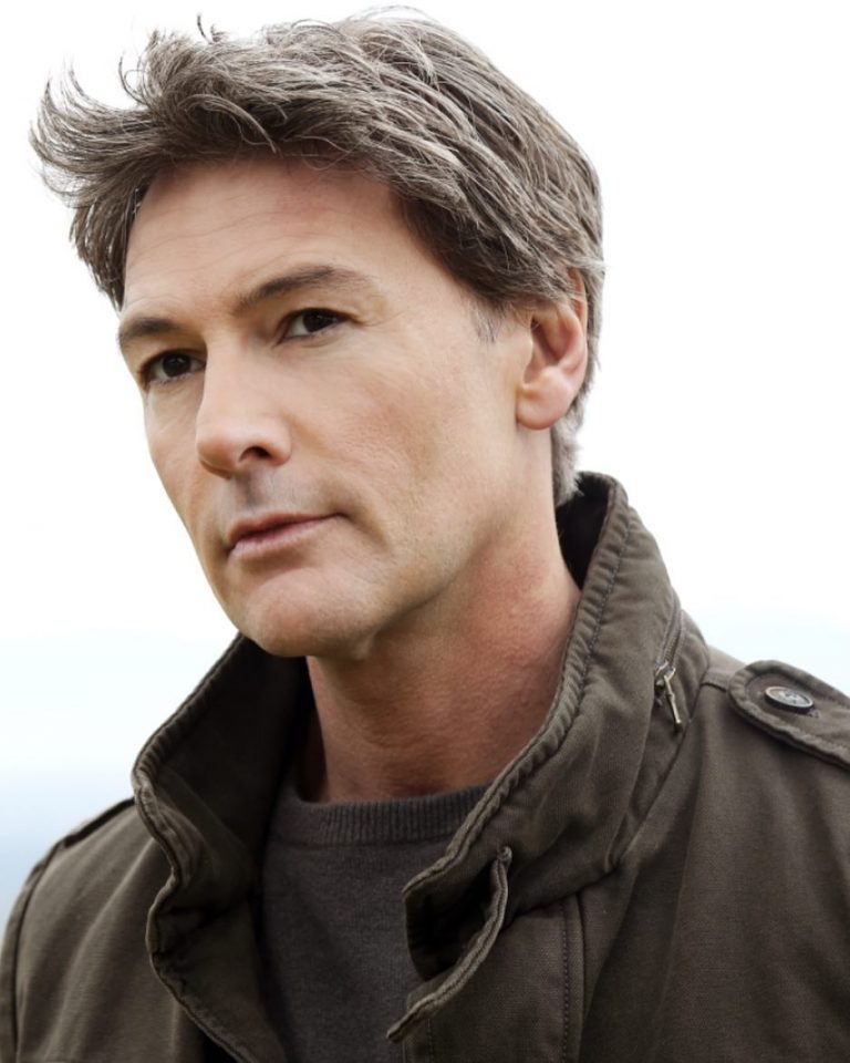 Roberto Farnesi biografia: età, altezza, peso, figli, moglie e vita ...