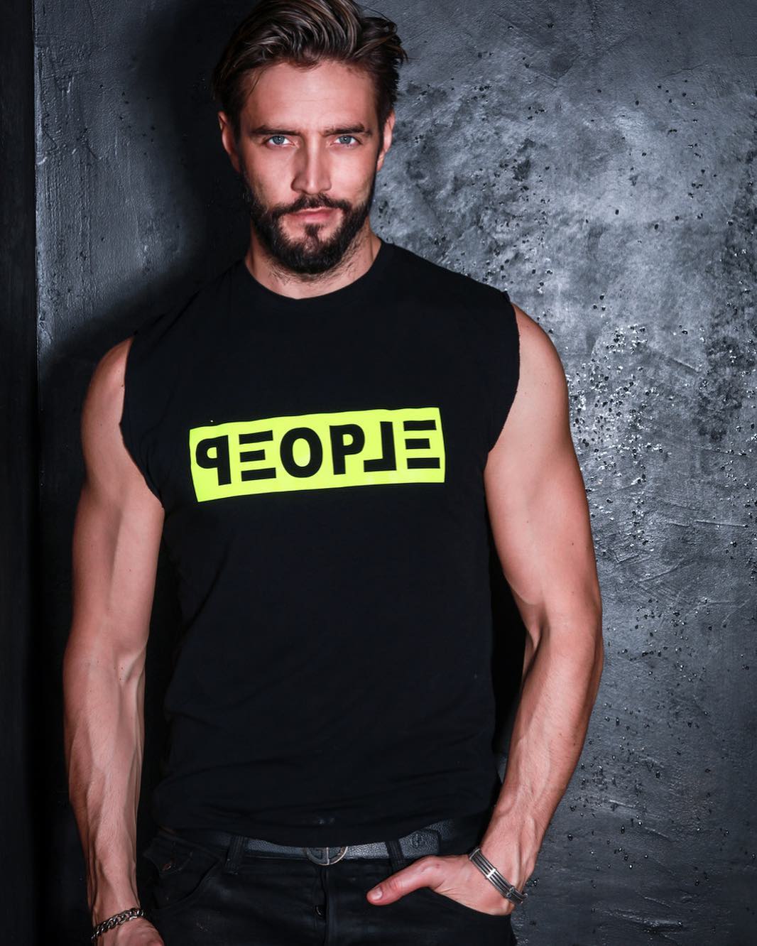 Alex Belli biografia: chi è, età, altezza, peso, figli, moglie ...