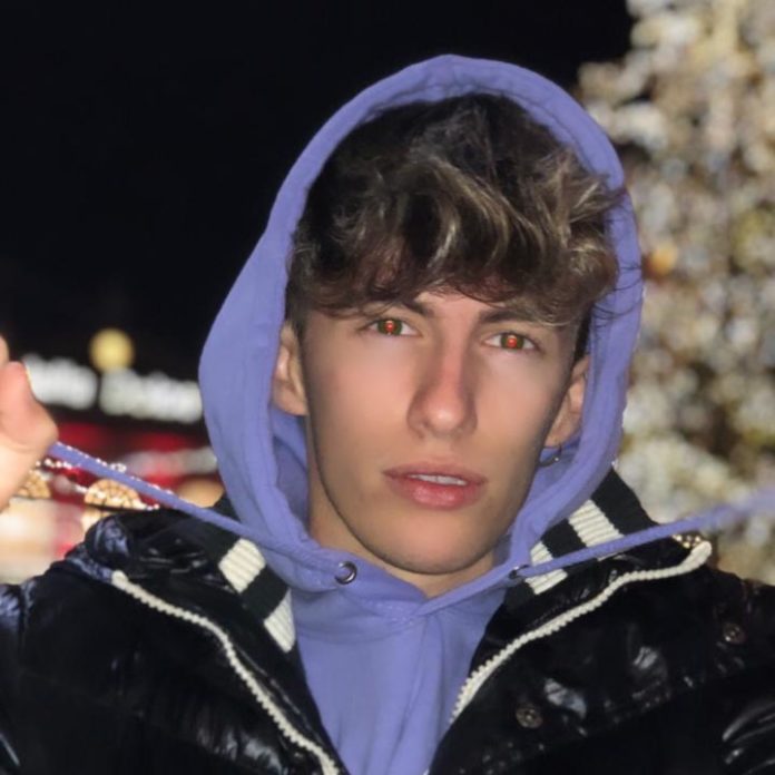 Alex Tonti biografia: chi è, età, altezza, peso, fidanzata, TikTok ...
