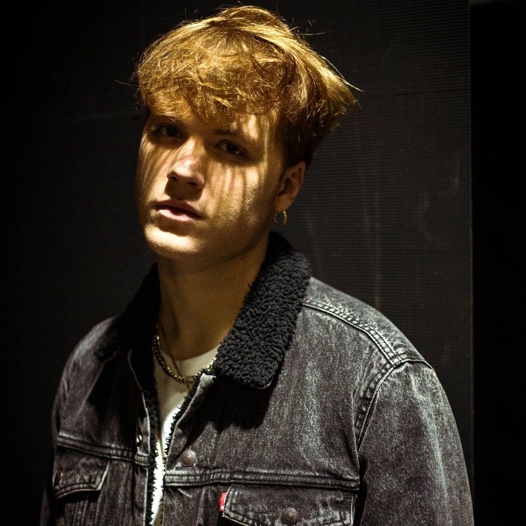 Filippo Santi biografia: chi è, età, altezza, peso, fidanzata ...