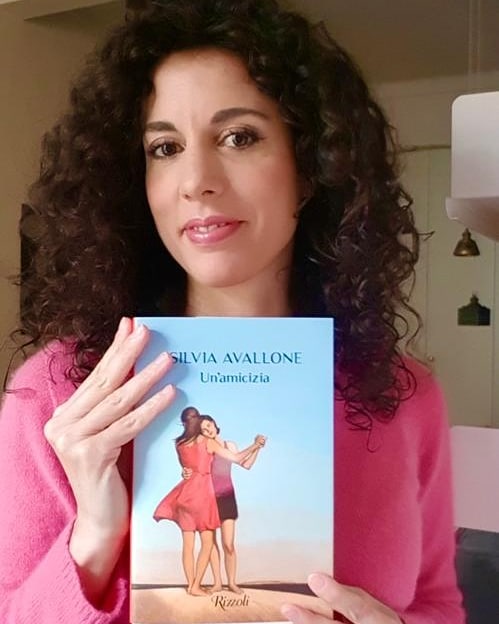 Silvia Avallone biografia: chi è, età, altezza, peso, figli, marito ...