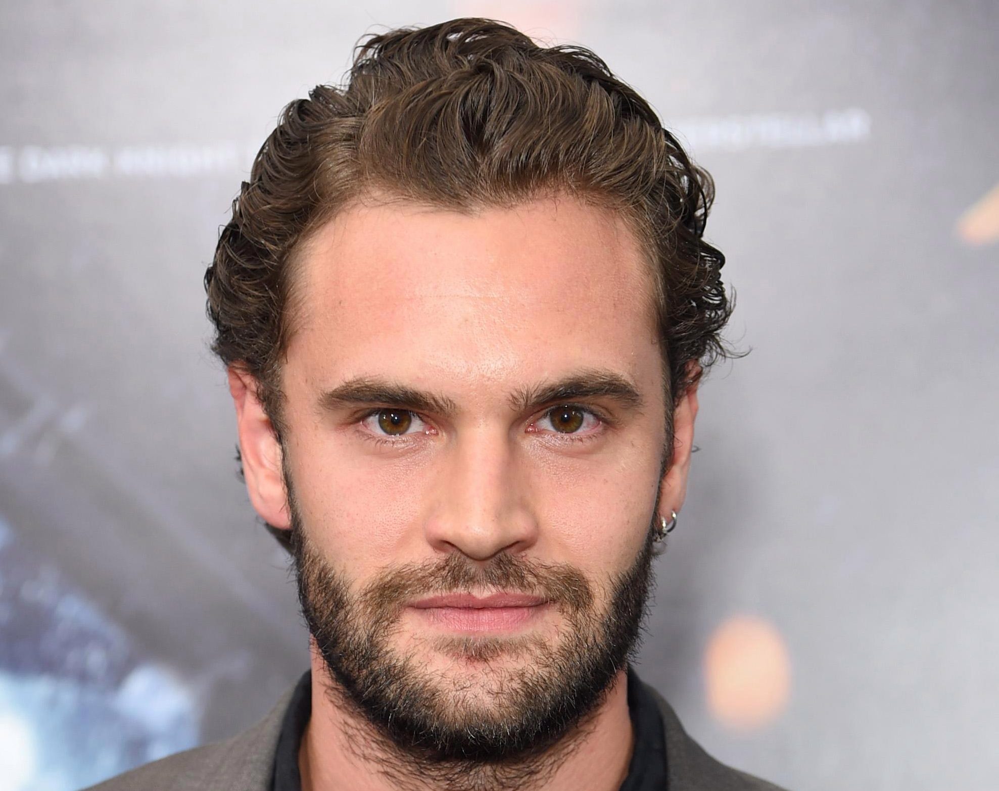 Tom Bateman biografia: chi è, età, altezza, peso, figli, moglie ...