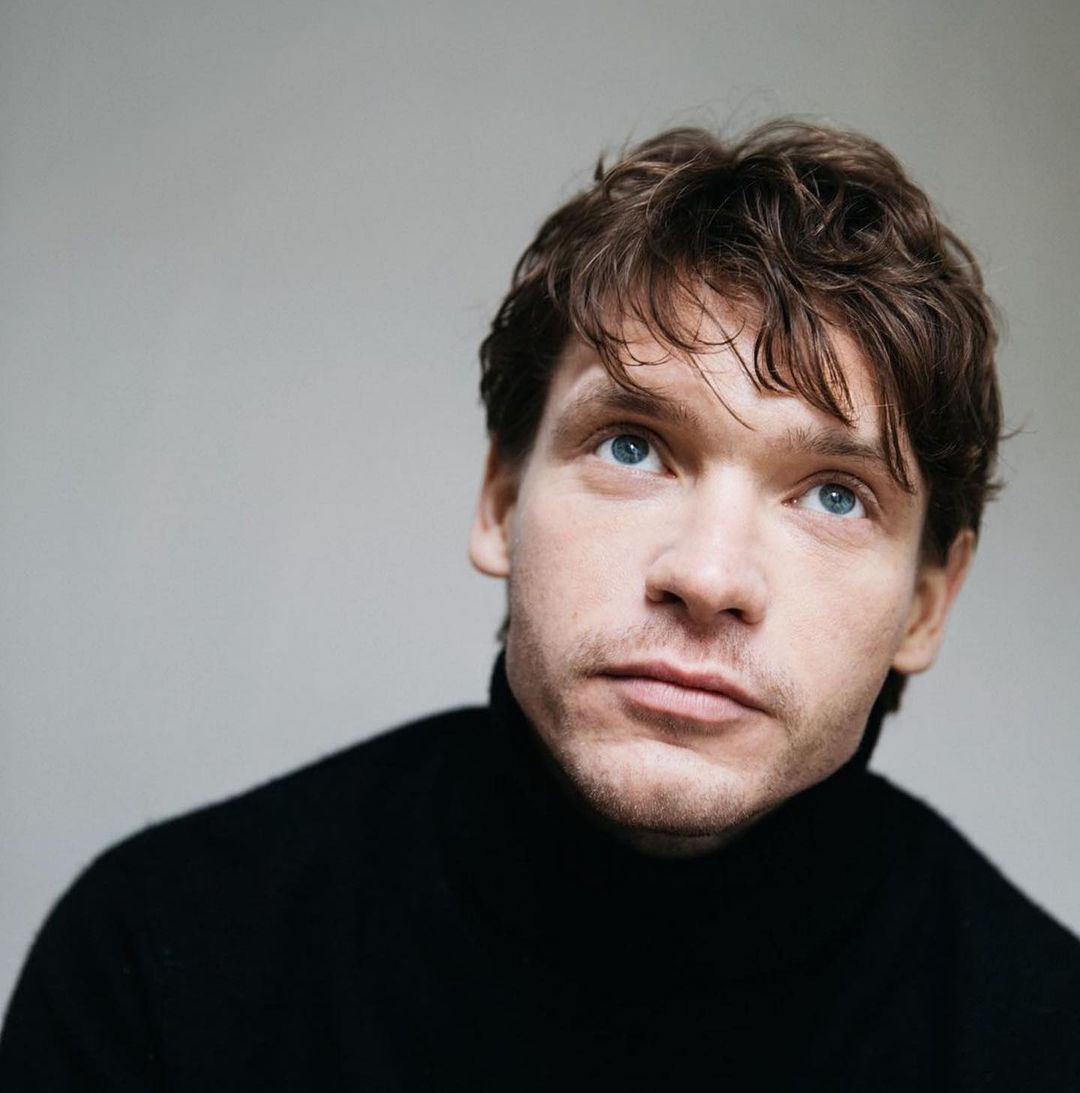 Billy Howle biografia: chi è, età, altezza, peso, figli, moglie ...