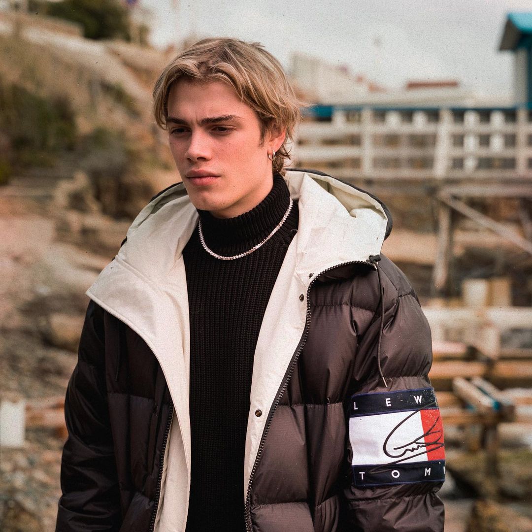 Biondo (Simone Baldasseroni) biografia: chi è, età, altezza, peso ...