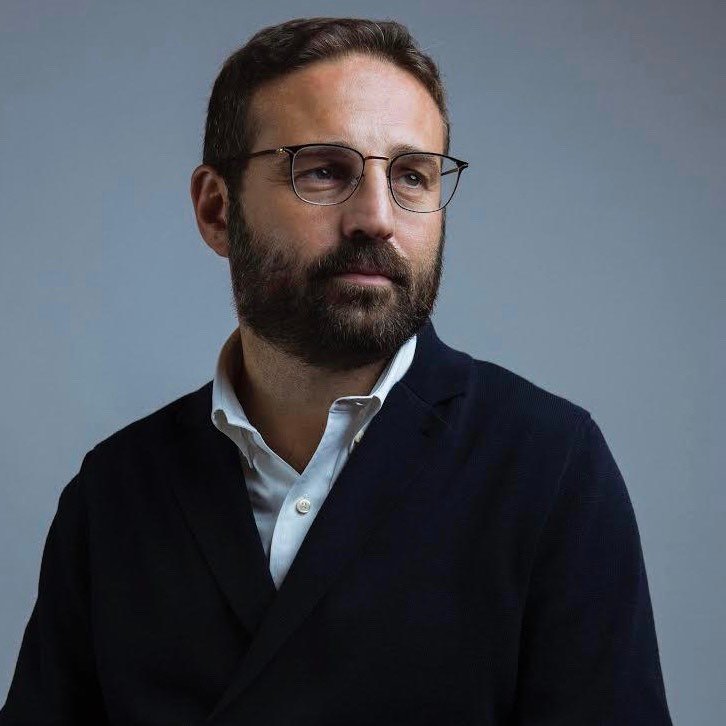 Giuseppe De Bellis biografia: chi è, età, altezza, peso, figli, moglie ...