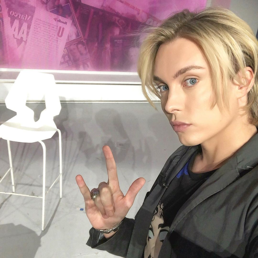 Roger Garth biografia: chi è, età, altezza, peso, tatuaggi, fidanzata ...