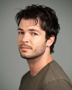 Carlos Serrano-Clark biografia: chi è, età, altezza, peso, figli ...