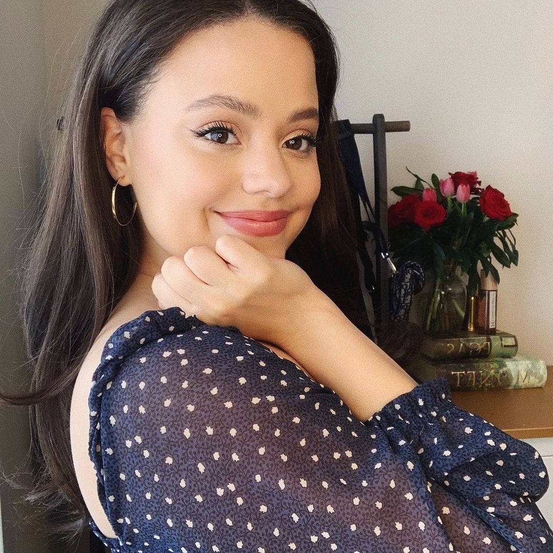 Sarah Jeffery biografia: chi è, età, altezza, peso, figli, marito ...