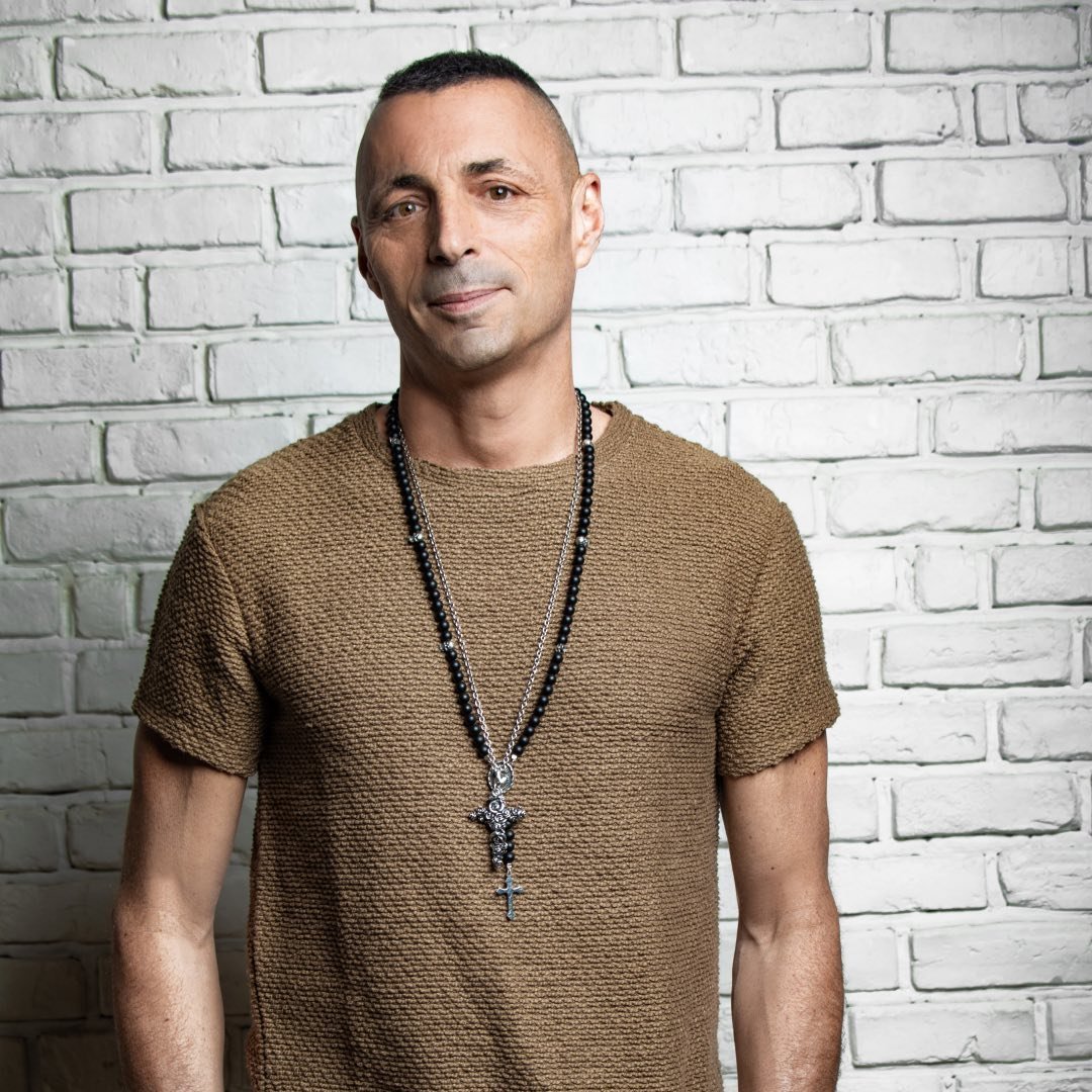 Alex Britti biografia: chi è, età, altezza, peso, figli, moglie ...