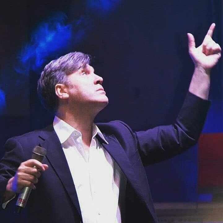 Francesco Merola biografia: chi è, età, altezza, peso, figli, moglie ...