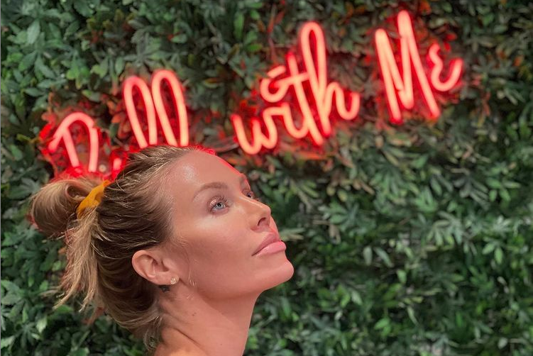 Nicole Aniston biografia: chi è, età, altezza, peso, figli, marito ...