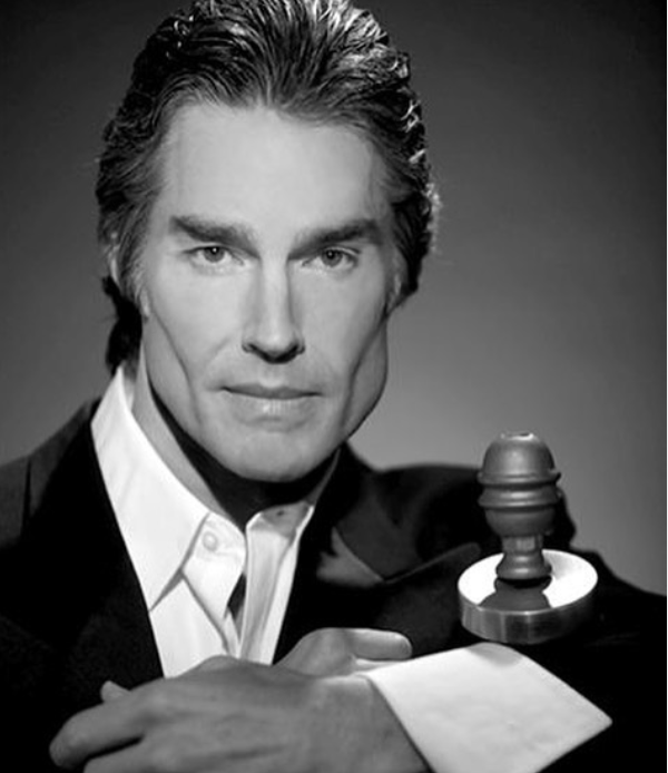 Ronn Moss biografia: chi è, età, altezza, peso, figli, moglie ...