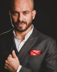 Mariano Gallo (Miss Priscilla) biografia: chi è, età, altezza, peso ...