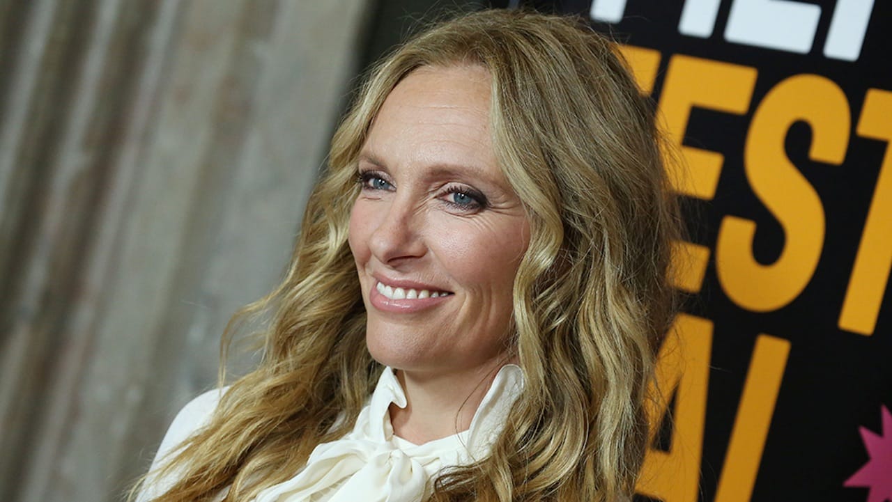 Toni Collette biografia: chi è, età, altezza, peso, figli, marito ...