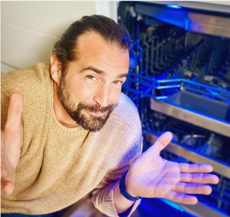 Alex Adrover biografia: chi è, età, altezza, peso, figli, moglie ...