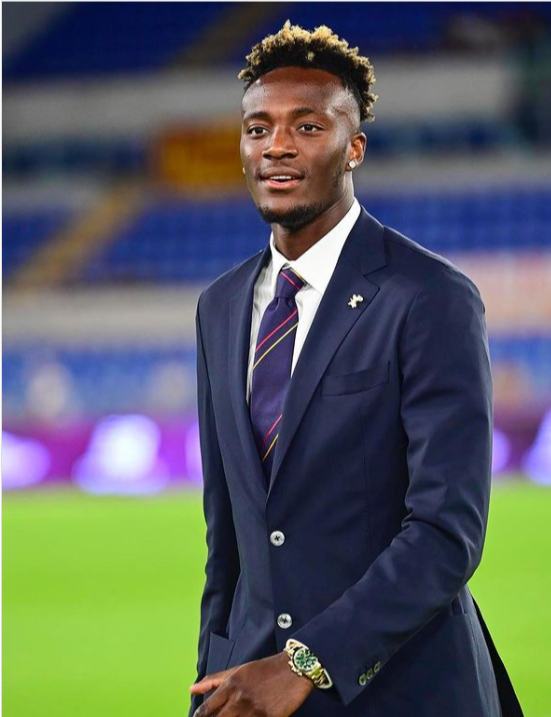 Tammy Abraham biografia: chi è, età, altezza, peso, tatuaggi, figli ...