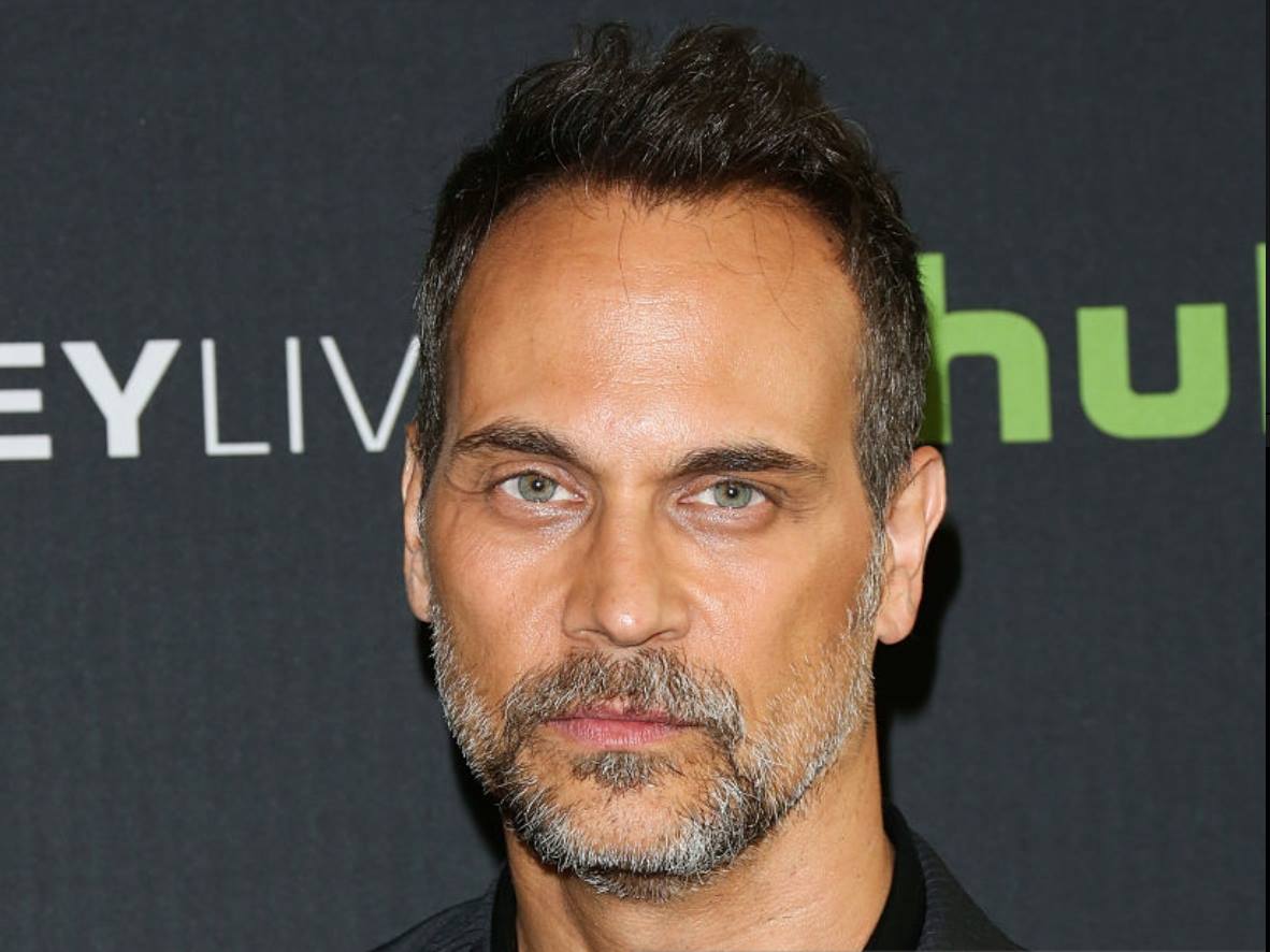 Todd Stashwick biografia: chi è, età, altezza, peso, figli, moglie ...