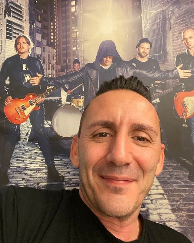 Kekko Silvestre biografia: chi è, età, altezza, peso, figli, moglie ...