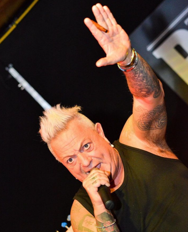 Alex Sure biografia: chi è, età, altezza, peso, figli, moglie, carriera ...