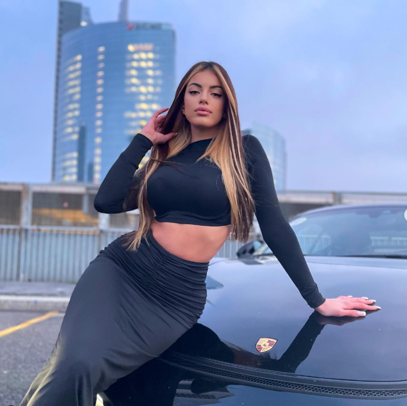 Grelmos (Greta Jasmin El Moktadi) biografia: chi è, età, altezza, peso ...