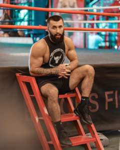 Vladimir Shmondenko alias Anatoly biografia: chi è, età, altezza, peso ...