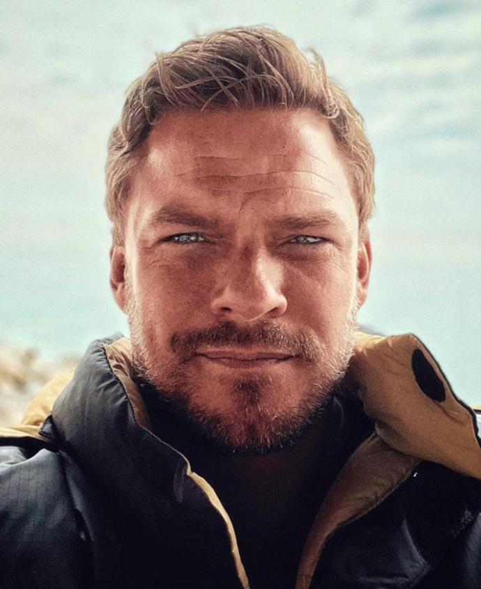 Alan Ritchson biografia: chi è, età, altezza, peso, figli, moglie ...