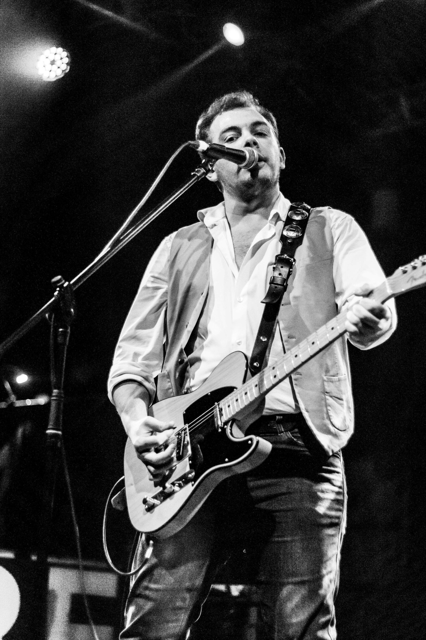 "Tulipano nero" è il nuovo singolo di Andrea Pacini: significato e dove ...