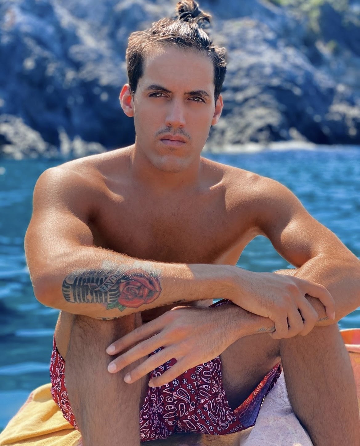 Andrea Riccio biografia: chi è, età, altezza, peso, fidanzata, canzoni ...