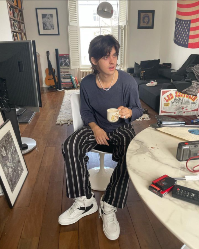 Earl Cave biografia: chi è, età, altezza, peso, fidanzata, carriera ...