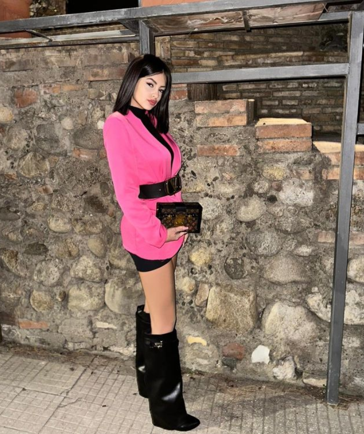 Helena Del Pozzo di Il Collegio 8 biografia: chi è, età, altezza, peso ...