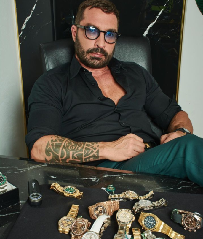 Lorenzo Ruzza biografia: chi è, età, orologi, figli, moglie, TikTok ...