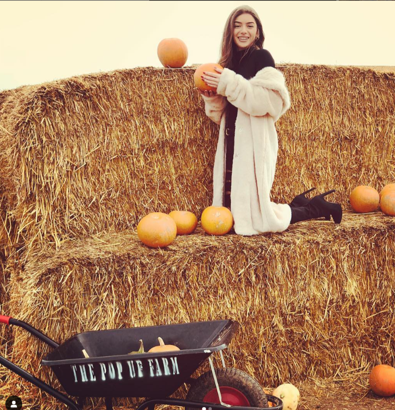 Mimi Keene biografia: chi è, età, altezza, peso, fidanzato, carriera ...