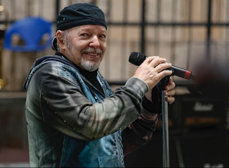 Vasco Rossi chi è? Biografia, età, carriera, successi, canzoni, figli ... Vasco Rossi chi è? Biografia, età, carriera, successi, canzoni, figli ...
